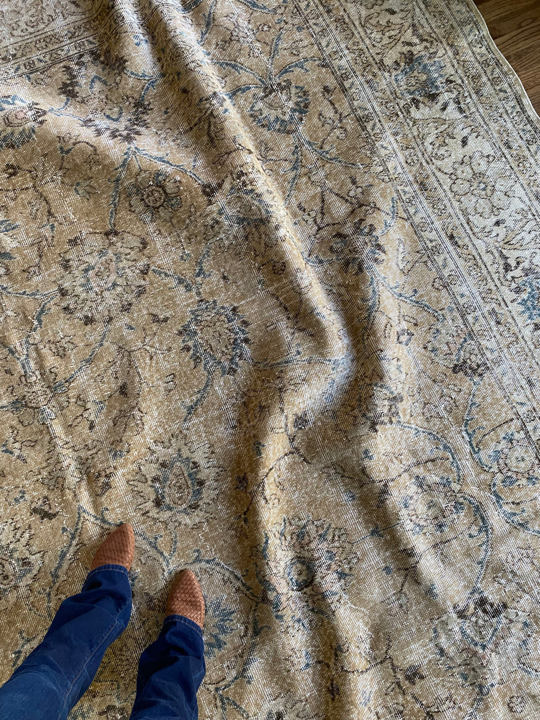 Two Sisters Rugs | Hand Knotted Wool Rugs